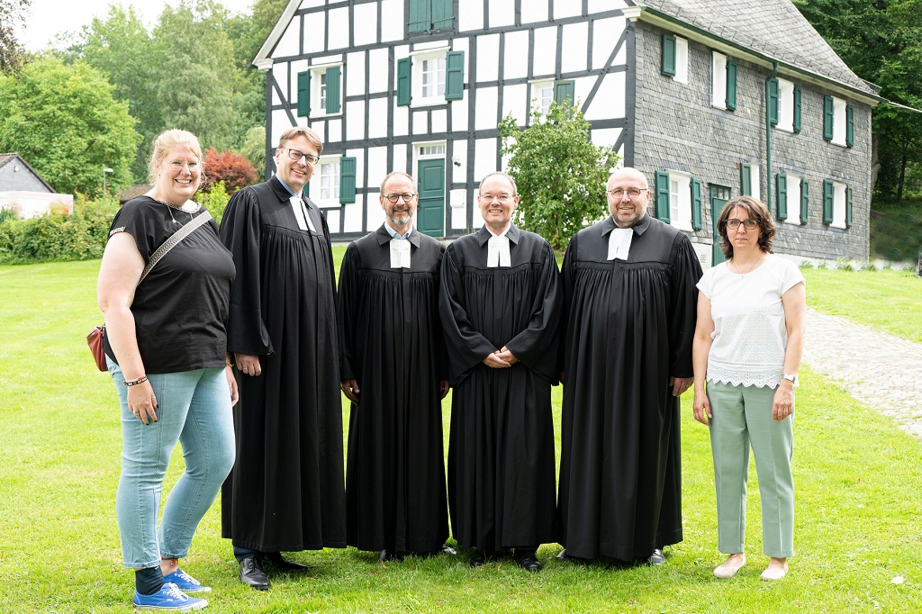WIEDENEST-DERSCHLAG In der Emmaus-Gemeinde ging der Staffelstab an ...