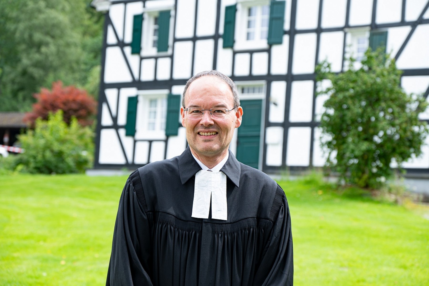 WIEDENEST-DERSCHLAG In der Emmaus-Gemeinde ging der Staffelstab an ...